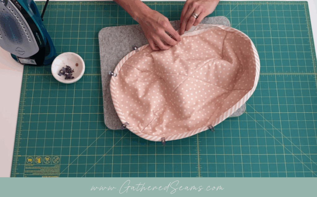 How To Sew a Rectangular Casserole Cozy (free pattern) - Gathered Seams
